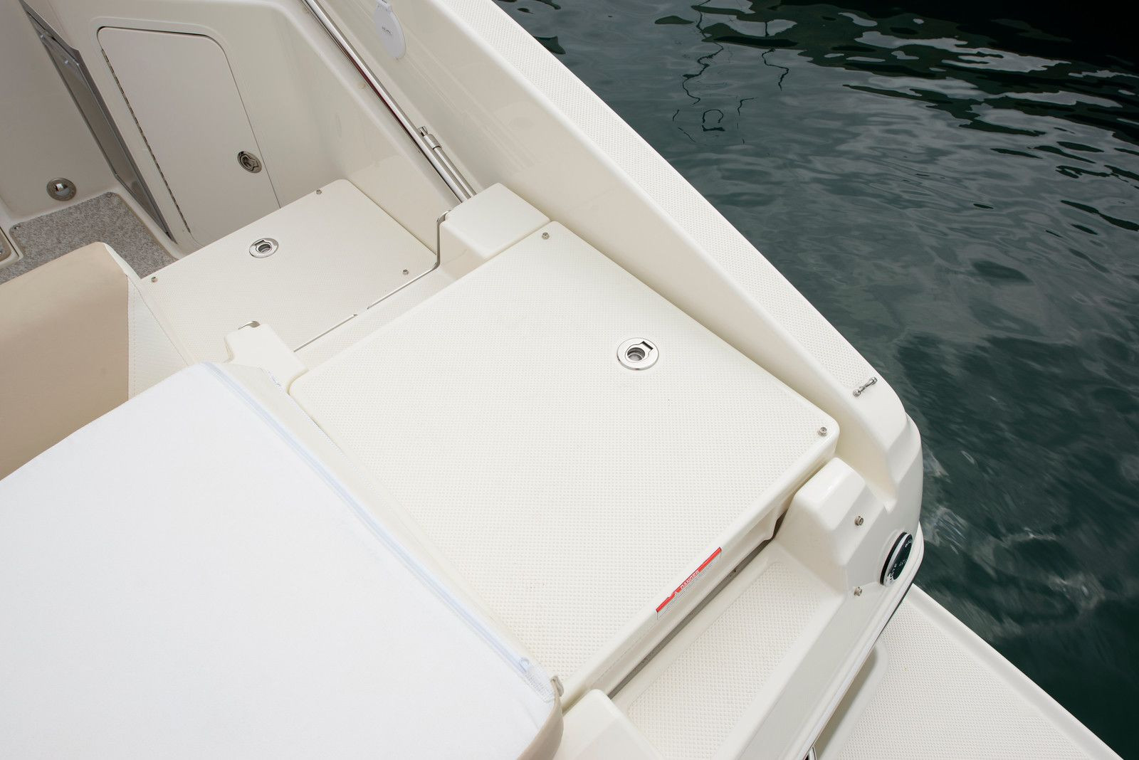 Bayliner 742 R CUDDY - Holland Sport Boat Centre