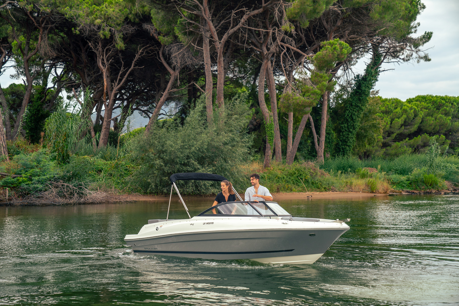 Bayliner VR4 - Holland Sport Boat Centre