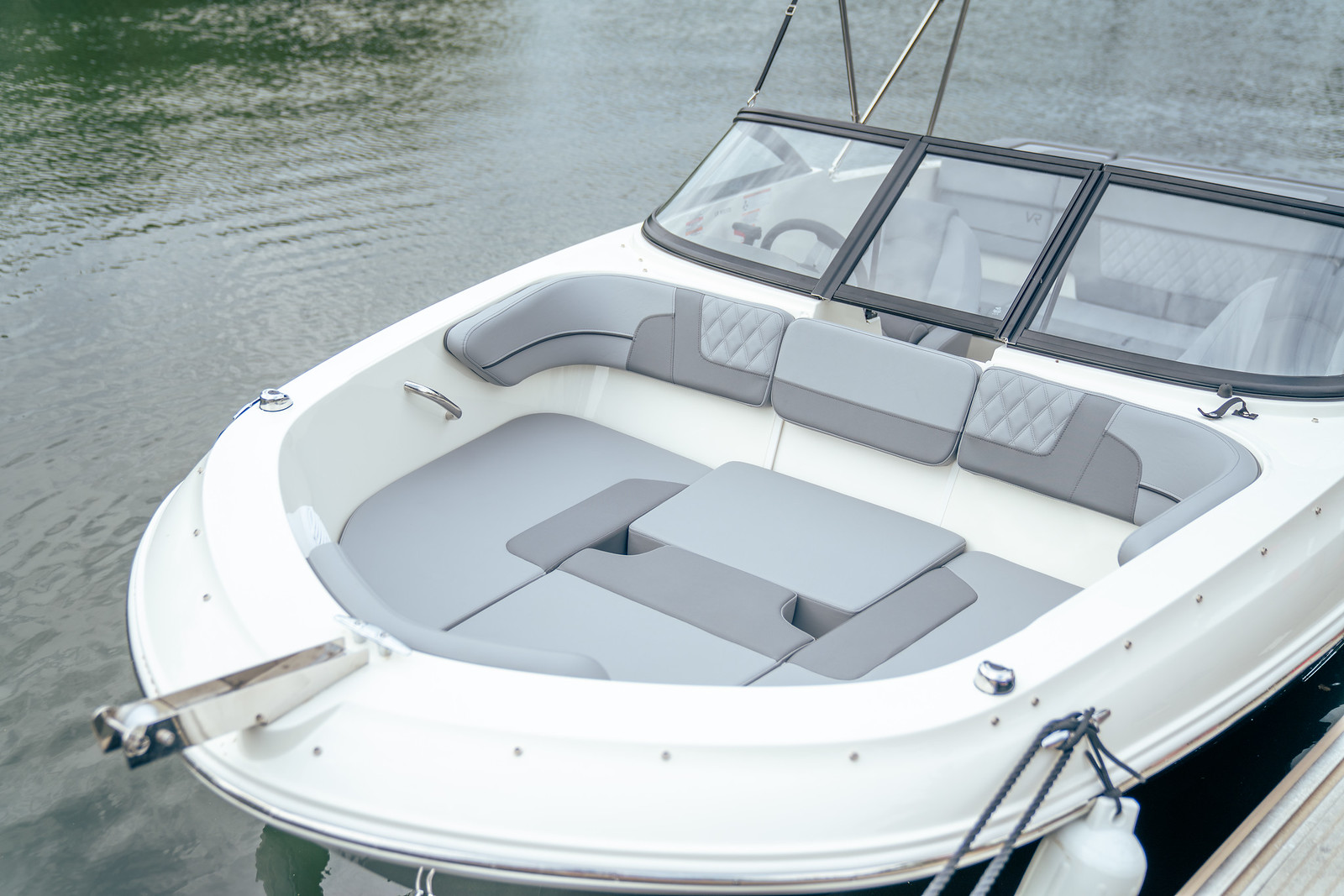Bayliner VR4 - Holland Sport Boat Centre