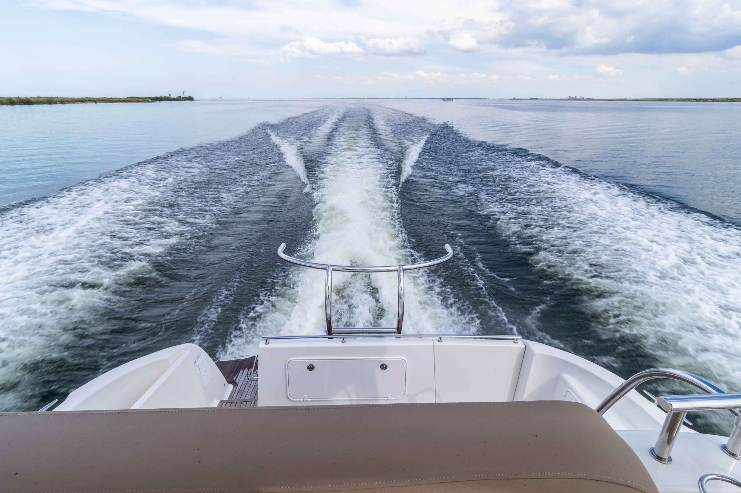 MERIDIAN YACHTS 459 MOTORYACHT - Holland Sport Boat Centre