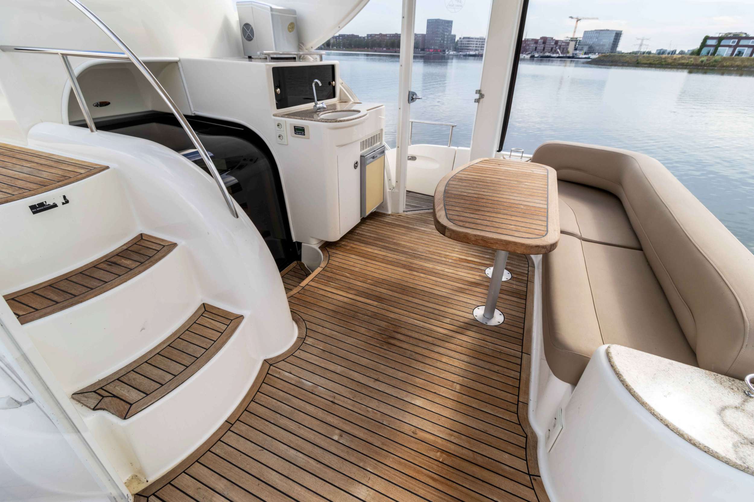 MERIDIAN YACHTS 459 MOTORYACHT - Holland Sport Boat Centre