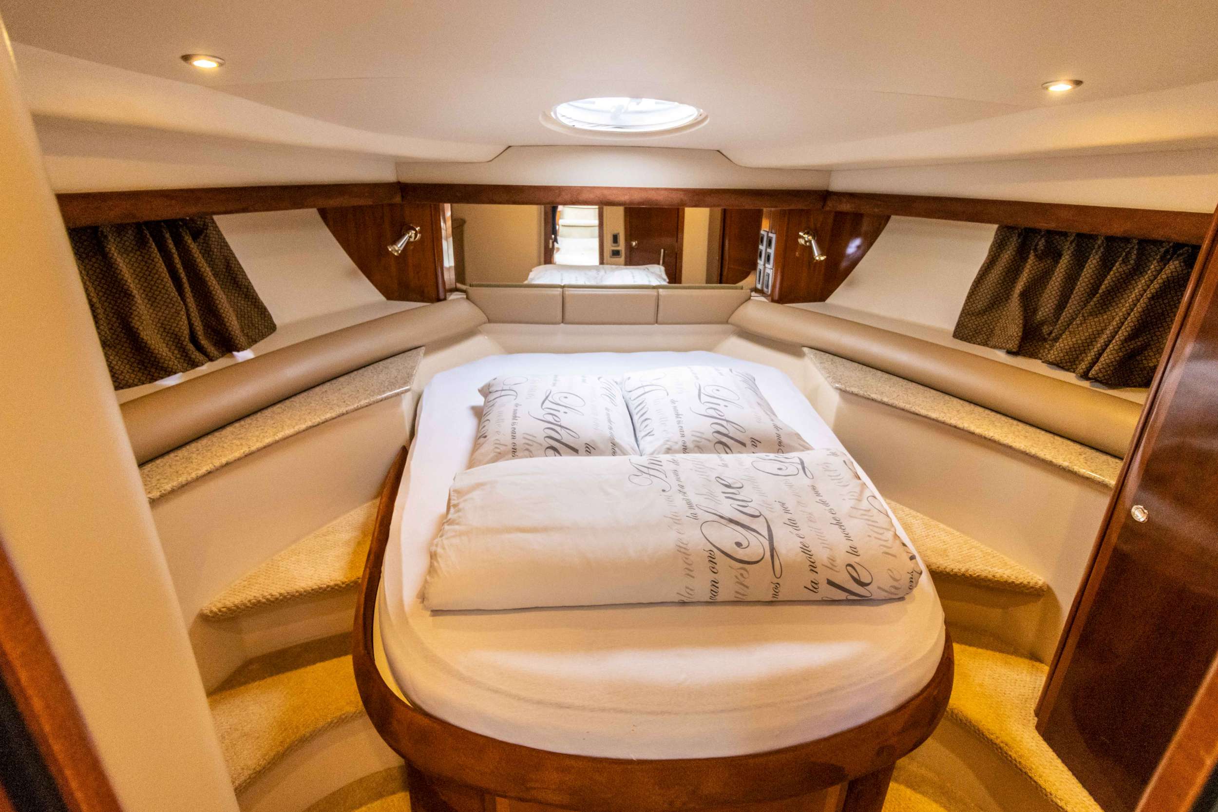 MERIDIAN YACHTS 459 MOTORYACHT - Holland Sport Boat Centre