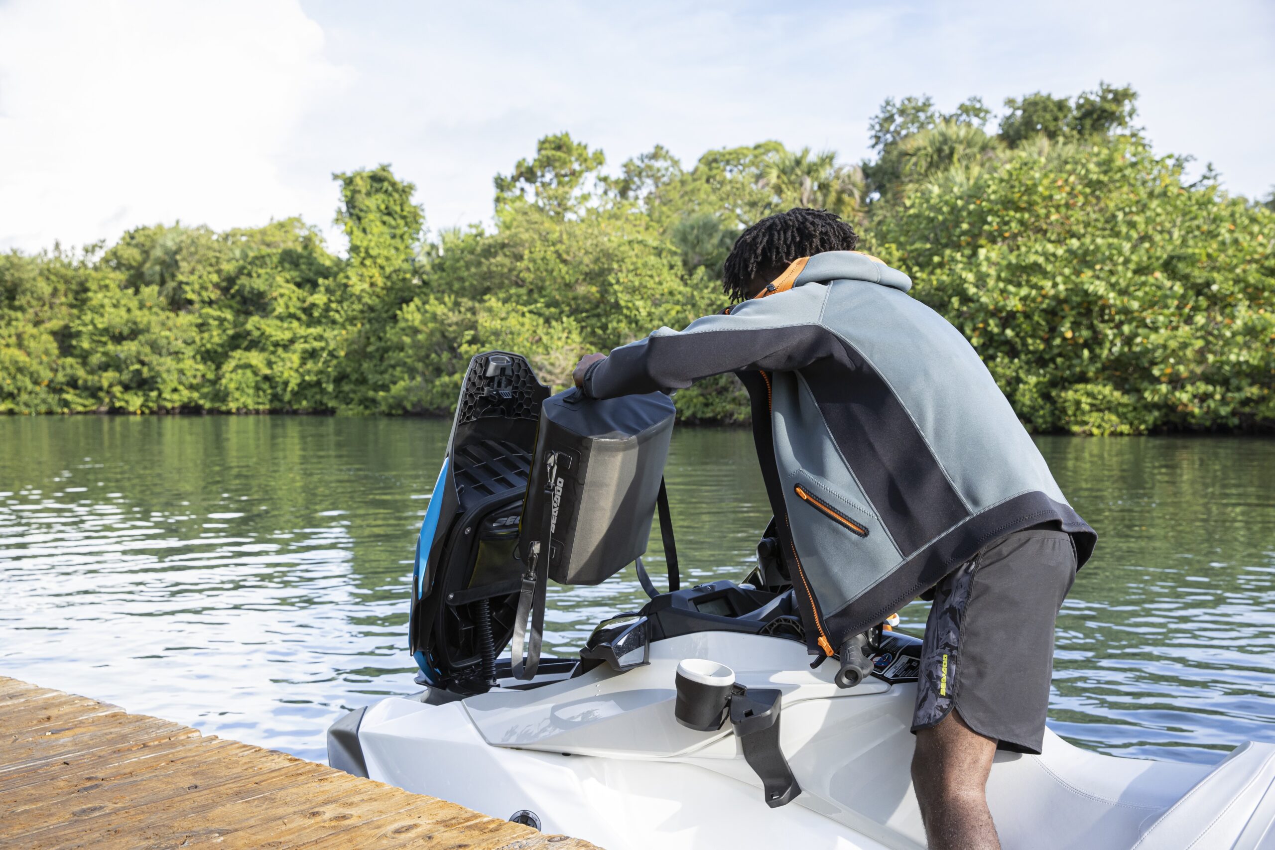 SEA-DOO FISHPRO SPORT iDF 170 White / Gulfstream Blue - Holland Sport ...