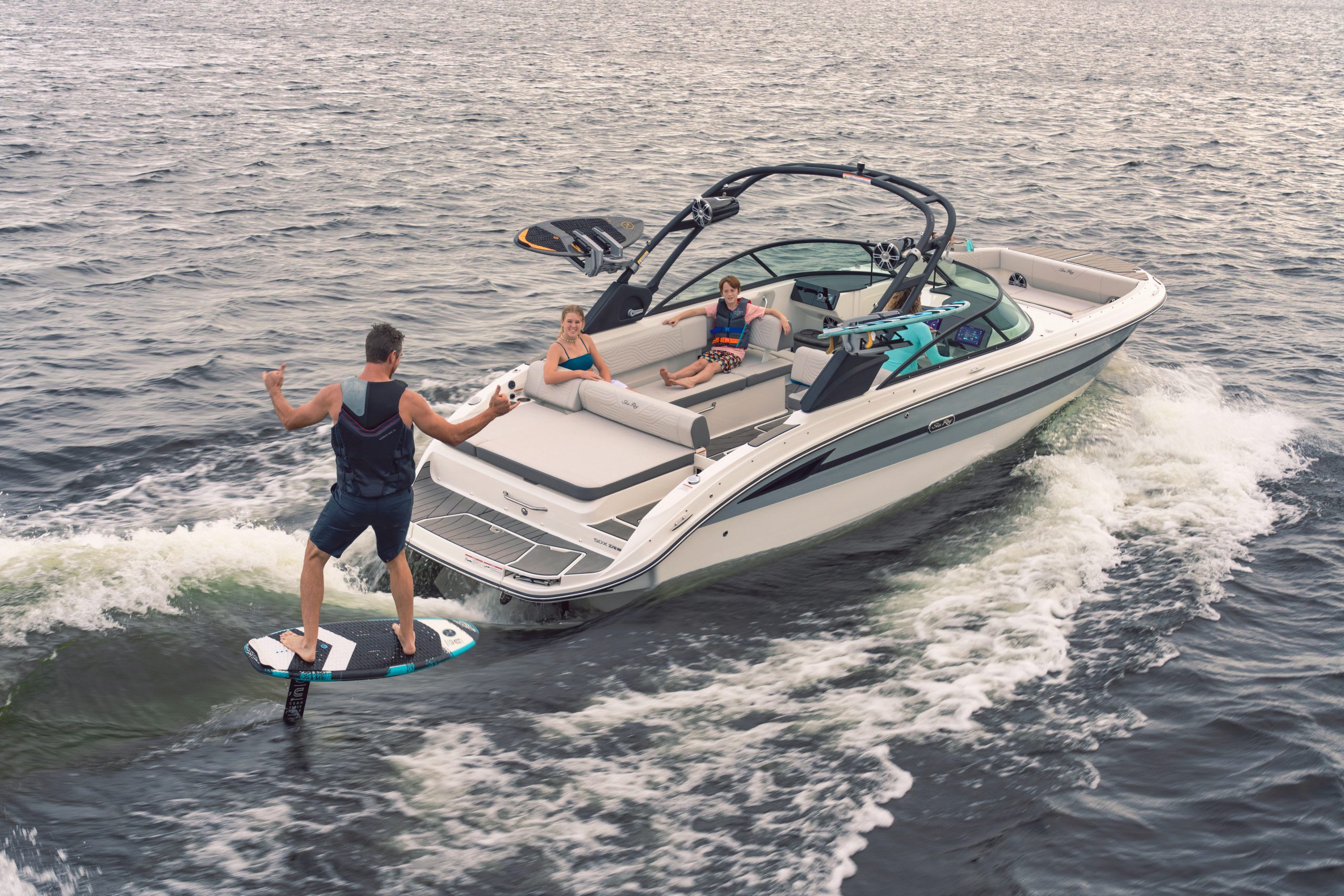 Sea Ray SDX 270 Surf - Holland Sport Boat Centre