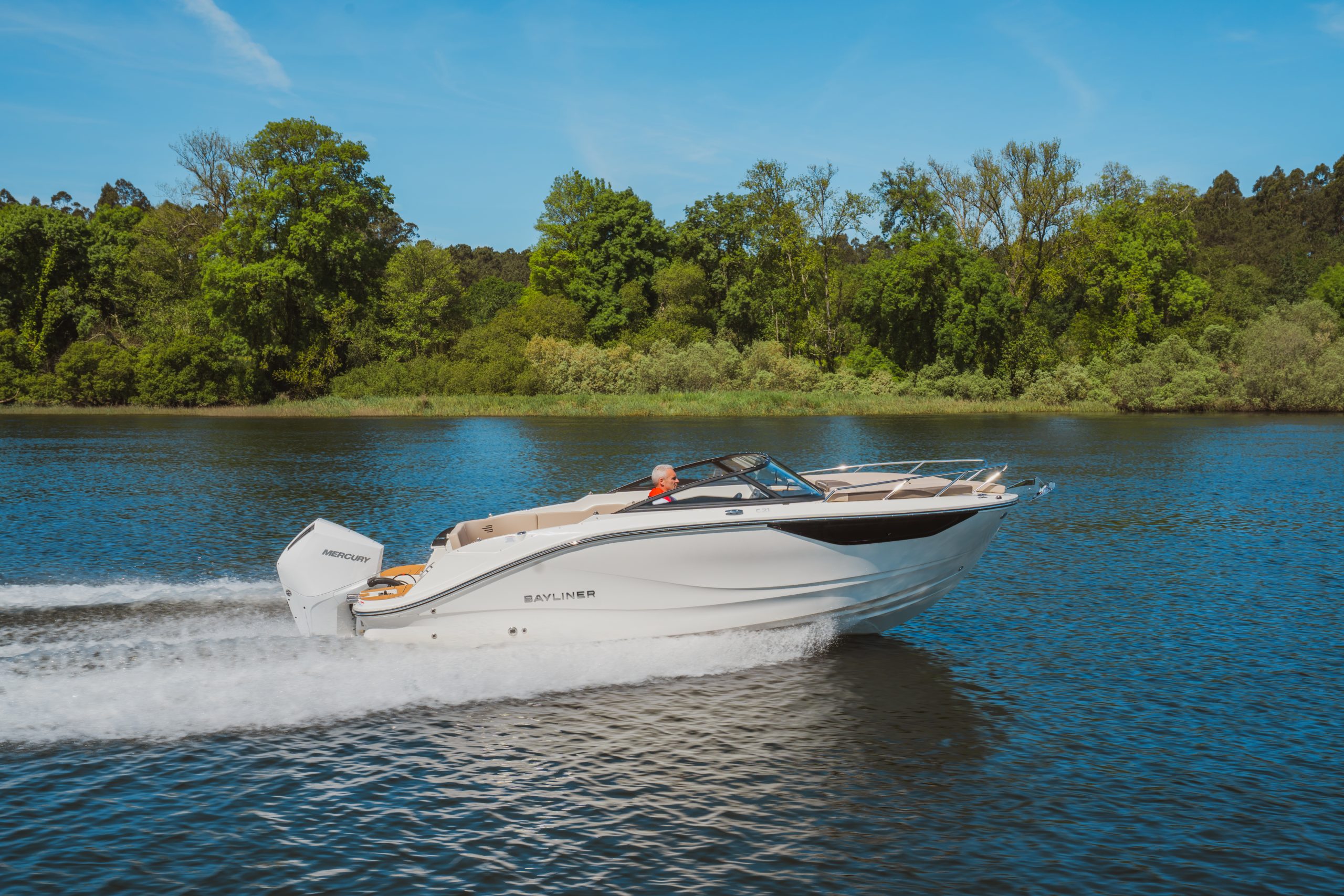 Bayliner - Holland Sport Boat Centre